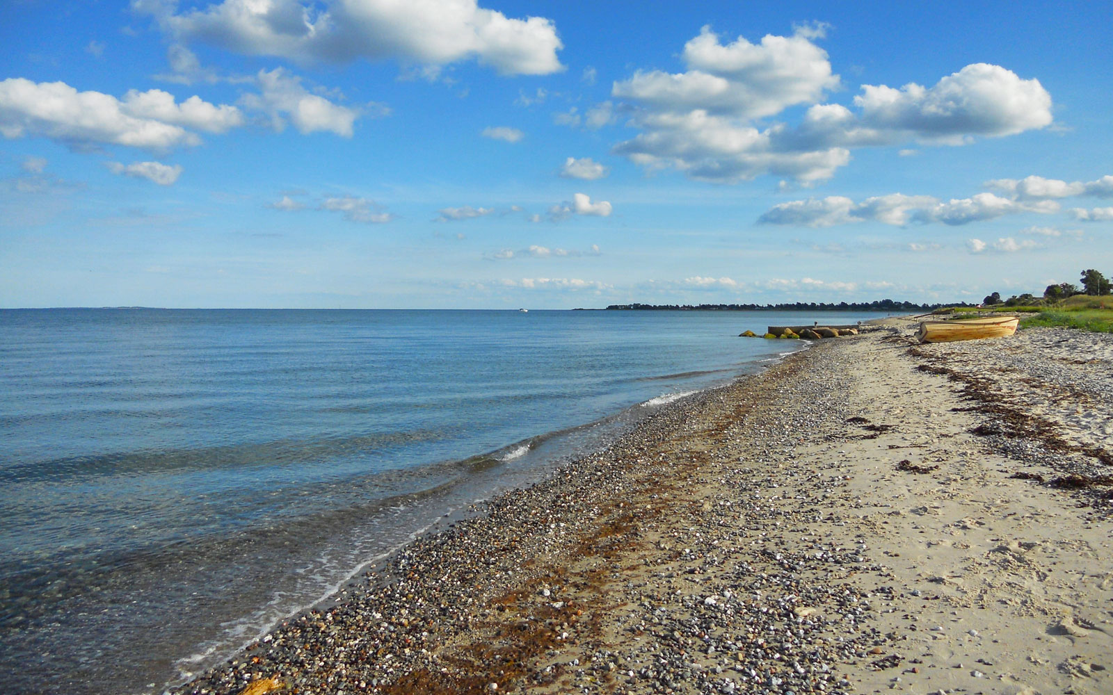 Albuen Strand / Lolland / Denmark // World Beach Guide