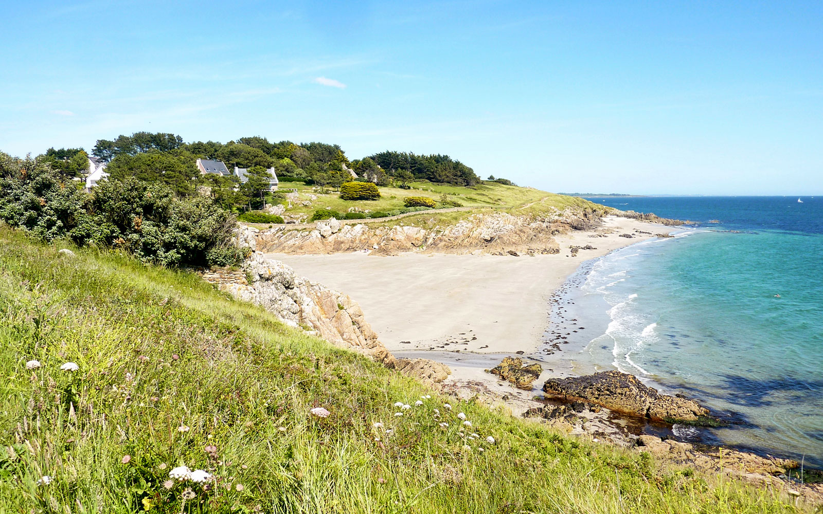 Anse de Rospico Beach / Finistère / Brittany // World Beach Guide