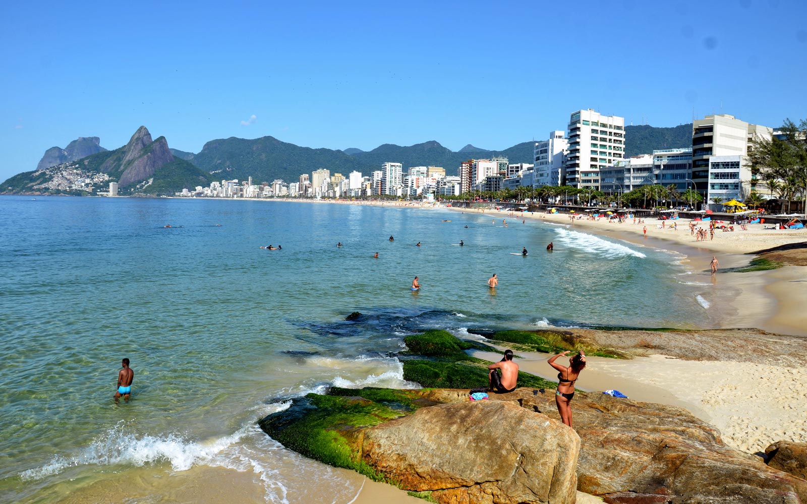 Arpoador Beach / Rio de Janeiro / Brazil // World Beach Guide
