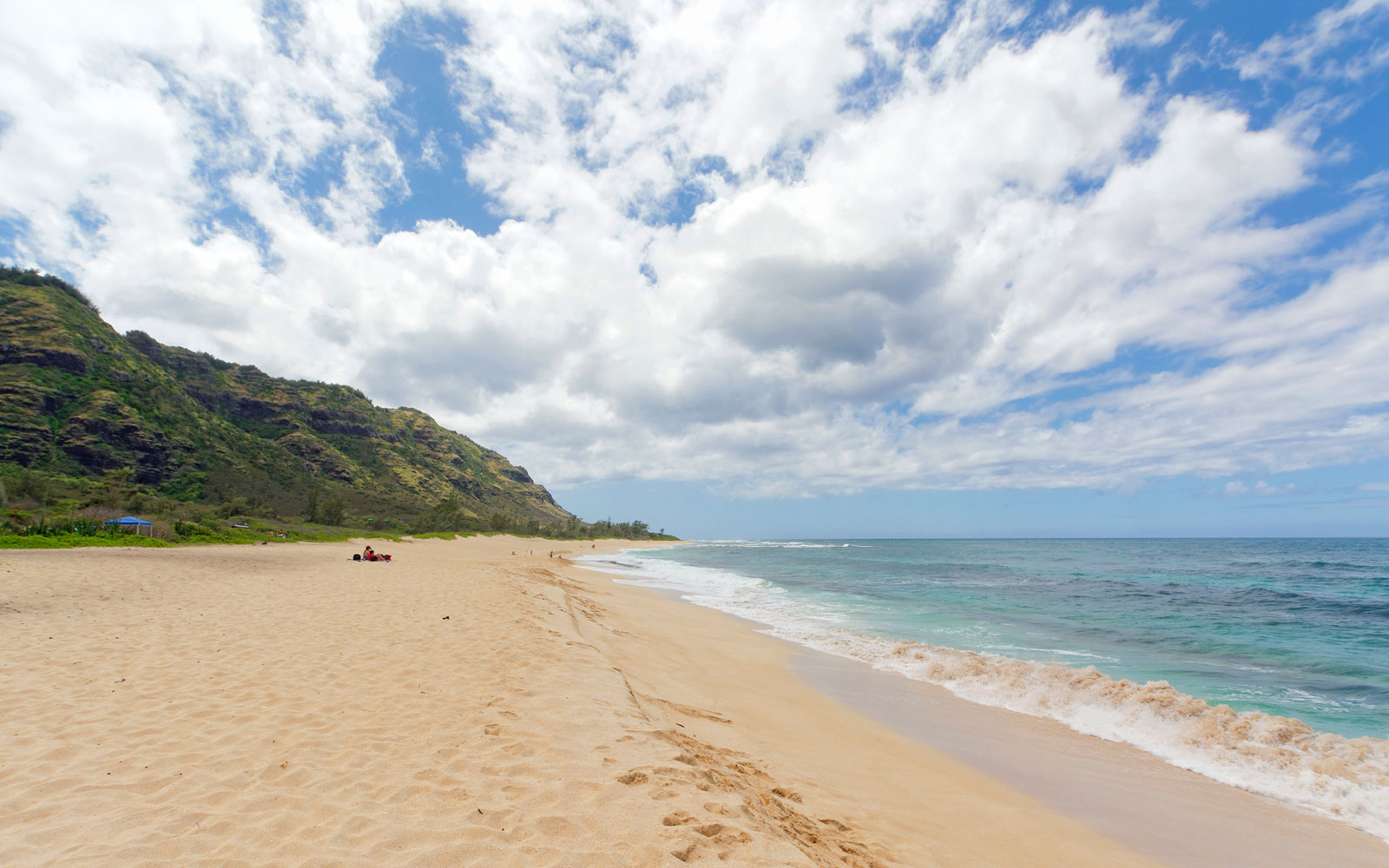 Mokuleia Beach Park / Oahu / Hawaii // World Beach Guide