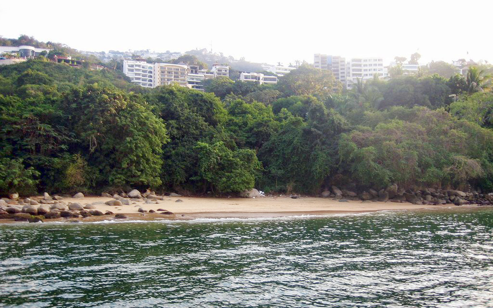 Playa del Secreto / Guerrero / Mexico // World Beach Guide