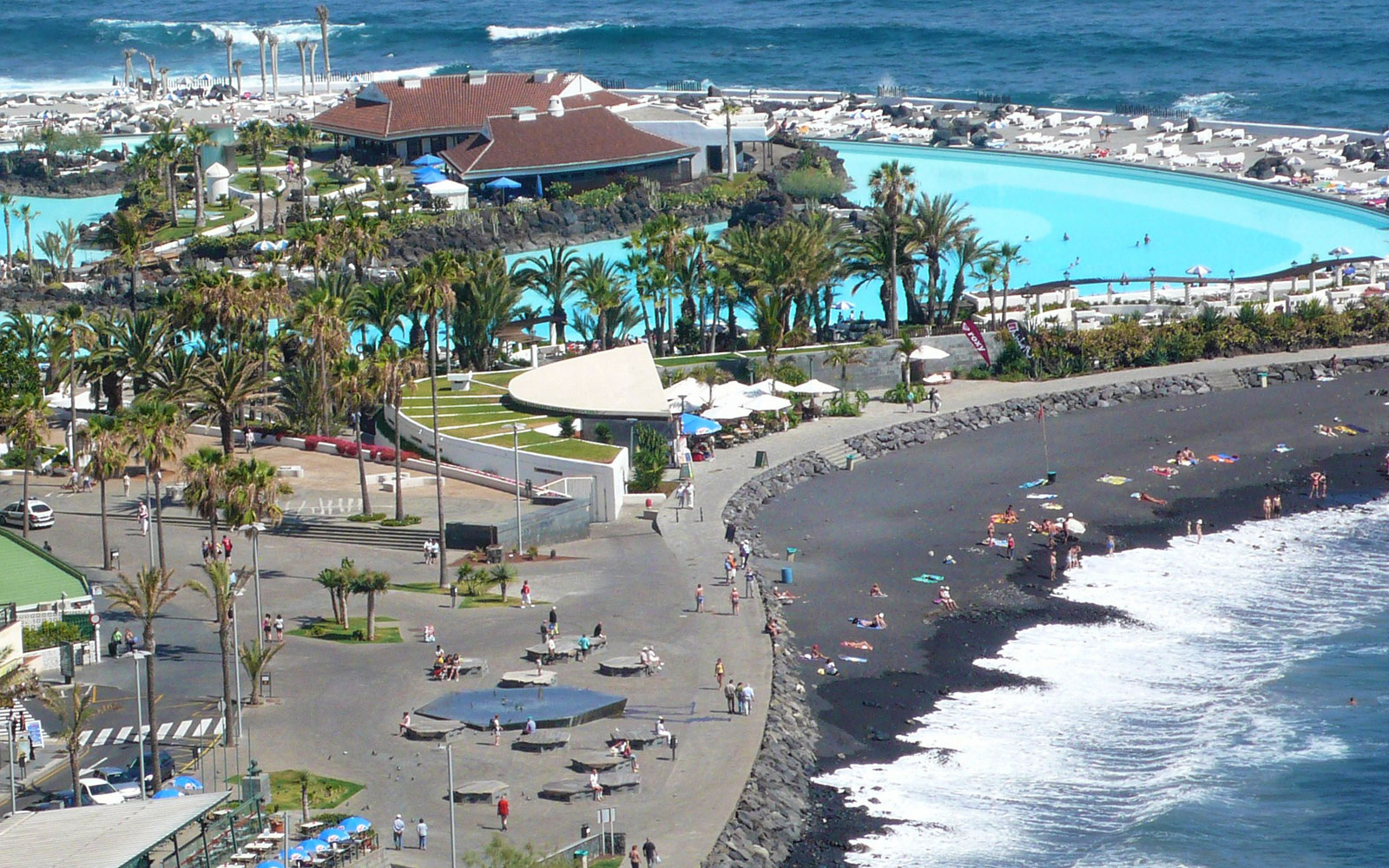 Playa Martiánez / Tenerife / Canary Islands // World Beach Guide