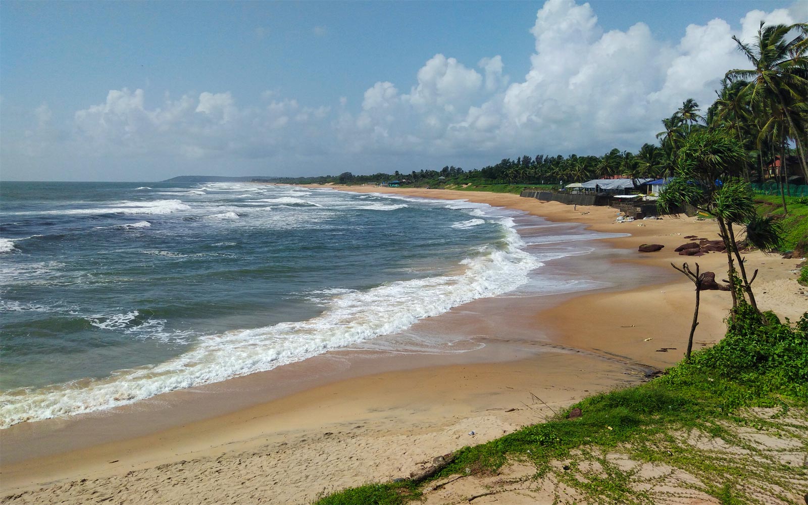 Sinquerim Beach / Goa / India // World Beach Guide